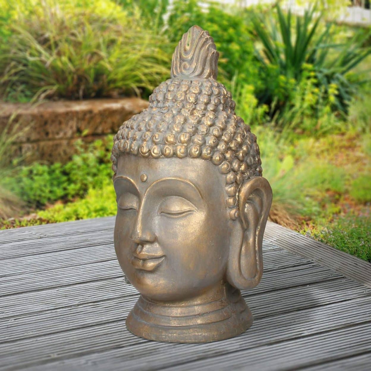 Bouddha avec croix gammée : sens et usages