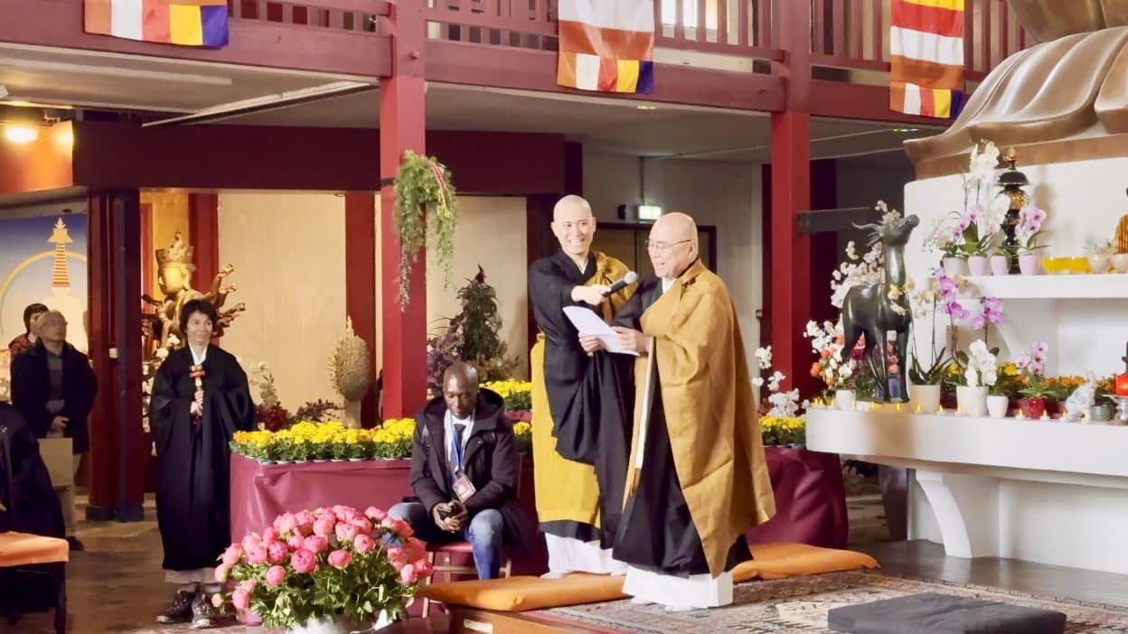 Vesak : fête bouddhiste majeure célébrant la vie du Bouddha